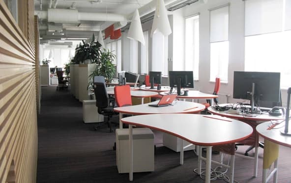 Biroju noma: Iznomāt biroju telpas Rīgā, biroju centri MCITY